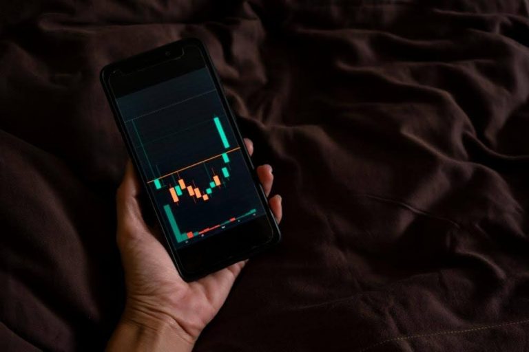 REConnect: Your Platform for REC Trading & Solar Income